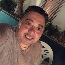 Humorista Heitor Martins, o Pit Bitoca, disse que teve pés e mãos ...