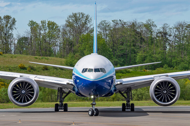 Boeing inaugura centro de engenharia em São José dos Campos e abre ...